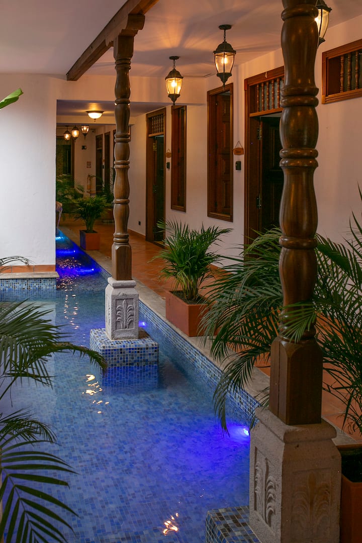 Nativos In Suites San Antonio - Habitacion Madroño - Cali