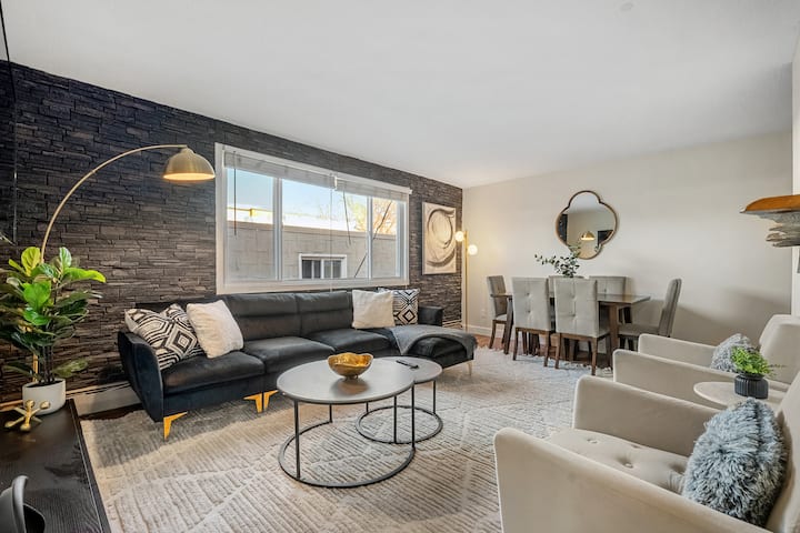 Near Downtown | 2 Bedroom Apartment | Spacious - Calgary