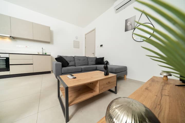 1 Bedroom Flat In Aglatzia - Агландзия