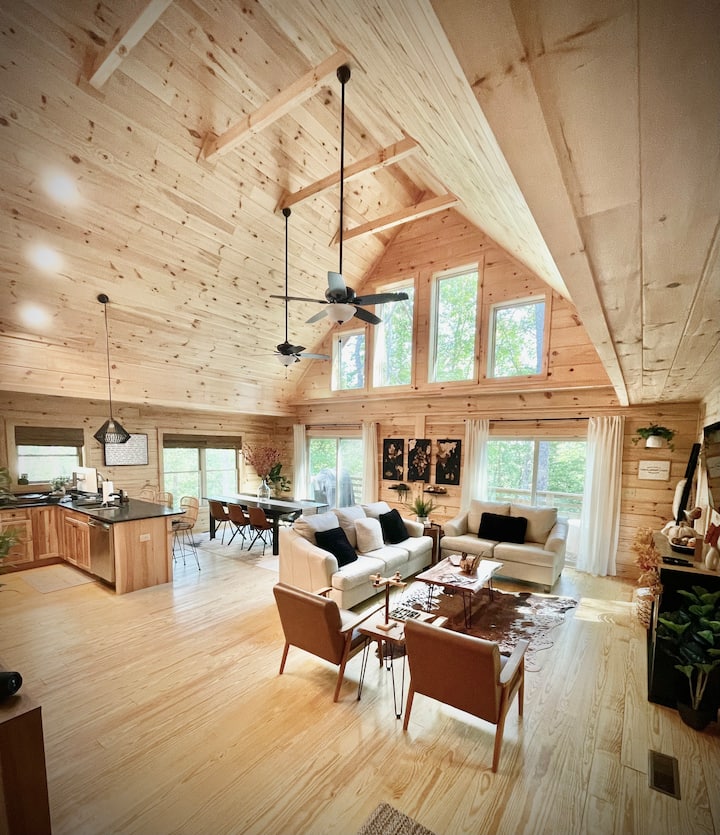 Escape To The Mountains~hot Tub~hiking~pool Table - Lake Lure, NC