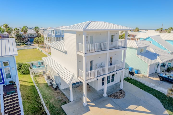 The Flagship | Heated Pool | Boardwalk|*game Room* - Port Aransas, TX