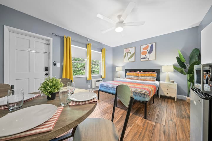 Accessible Cozy Hotel-style Apt - Pompano Beach, FL