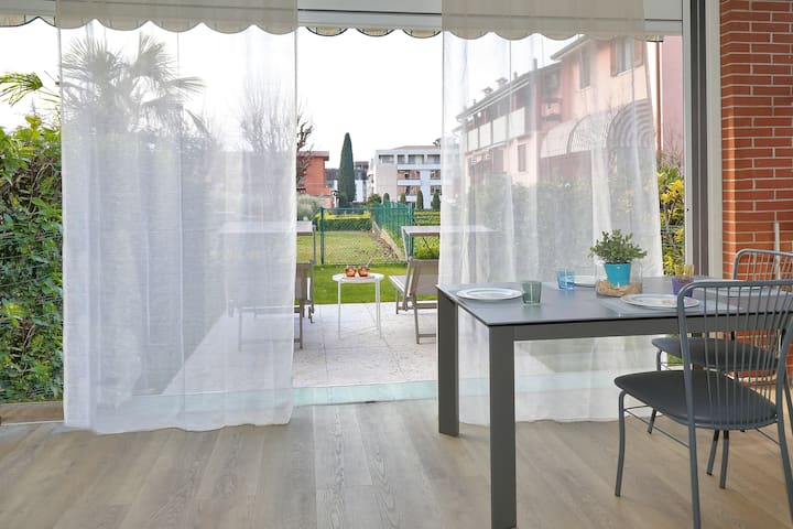 Apartment With Garden Near The Historic Centre - Bardolino