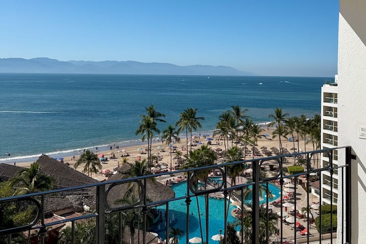 Prime Beachfront Flat & Balcony! - Puerto Vallarta