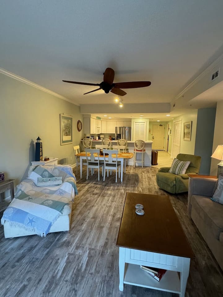 Ocean Block Luxury! 3br/2ba W/ Pool - Sleeps 8 - Ocean City, MD