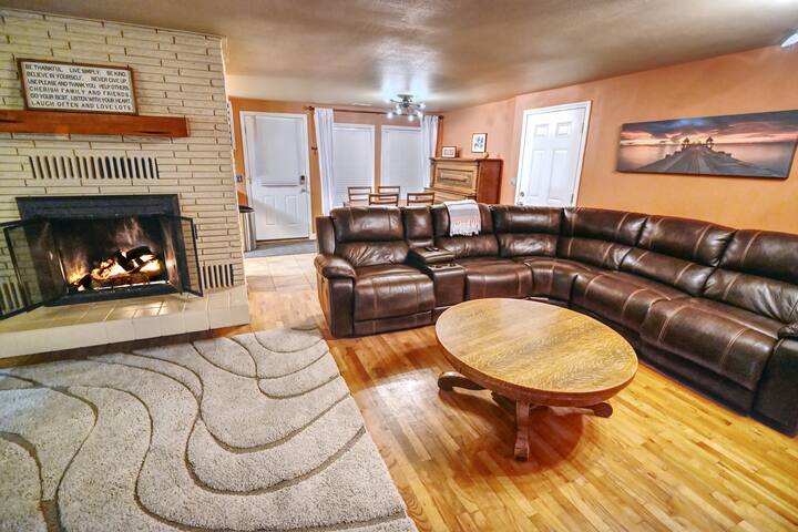 Spacious 4 Br Home Near Ski Hill - Wenatchee, WA