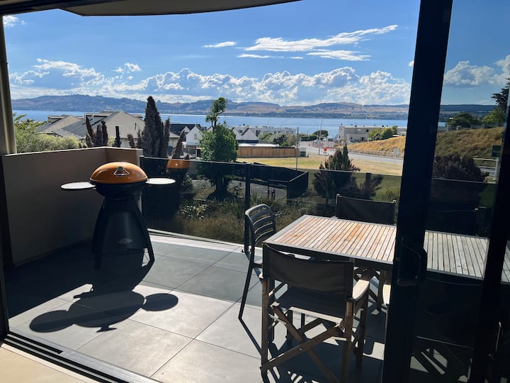 Lakeview Apartment - Modern, Entertain, Families - Lake Taupo