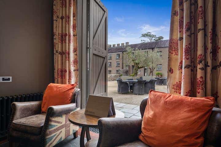 Classic Room - Haverfordwest