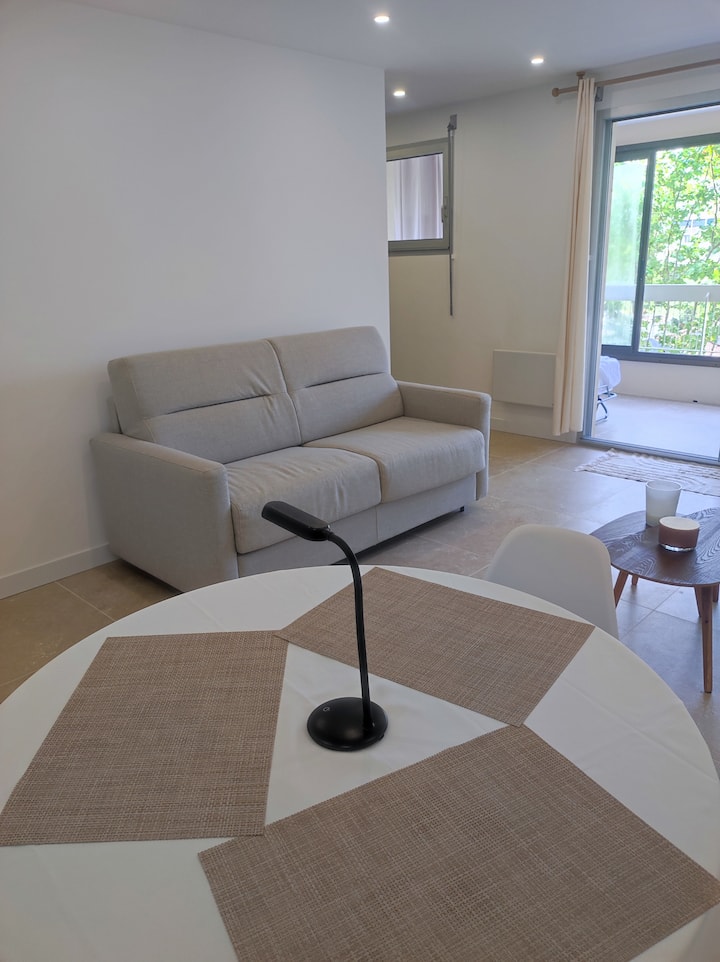 Magnifique Studio Meublé Fréjus Plage
Wifi/clim - Fréjus