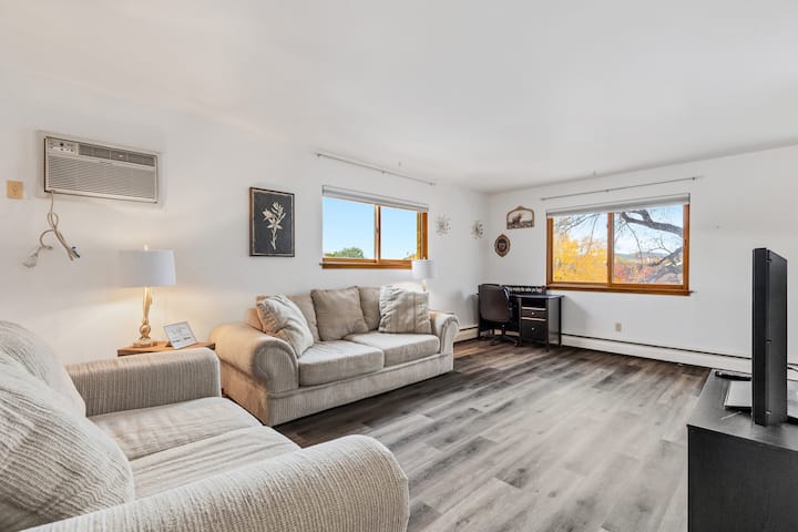 Centrally Located, Updated, And Secure! 6 - Rapid City, SD
