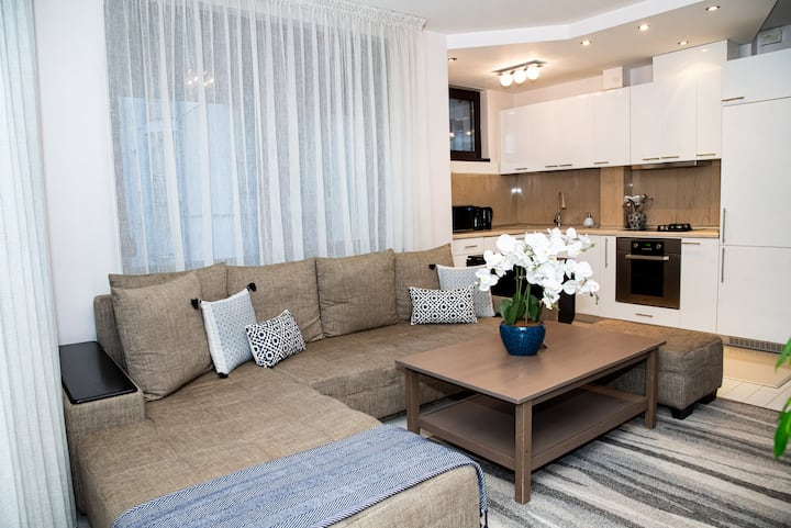 Modern 2bd,1.5bt Covered Terrace - Sofia Airport (SOF)