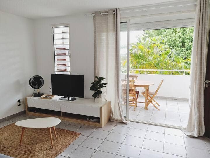 T2 Dans Résidence Avec Piscine. - Cayenne