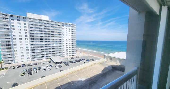 Affordable Oceanfront Studio In Daytona Beach - Ormond Beach, FL