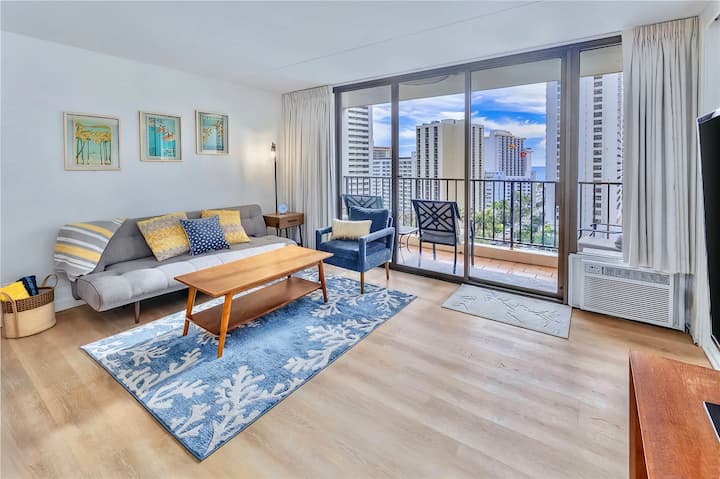 15fl-cozy Waikiki Banyan 1br W/free Parking~ - Diamond Head Beach Park, HI