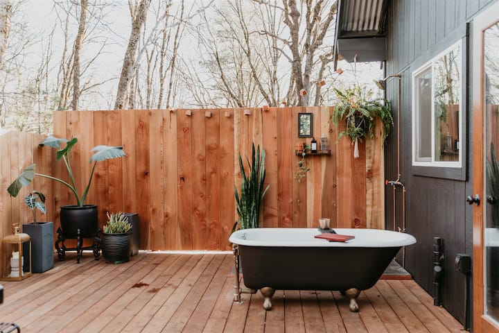 The Oaks Cabin & Spa - Nevada City, CA