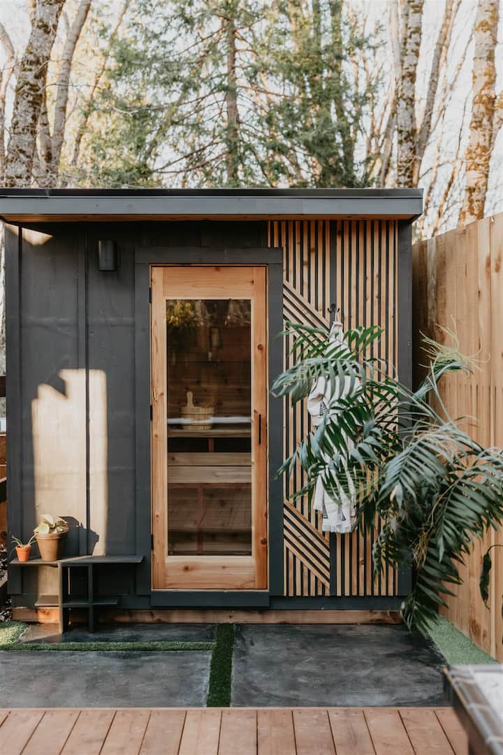 The Oaks Cabin & Spa - Grass Valley, CA