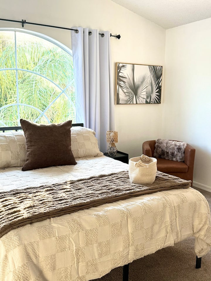 3bd/2bath Private Condo On Luxury Golf Course - Orlando, FL