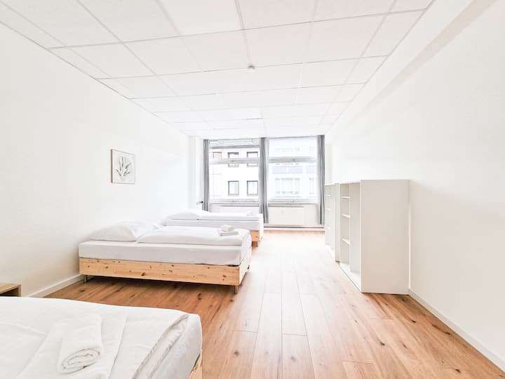 Raj Living - 5 Rooms - Center - 10 Min Messe Dus - Düsseldorf