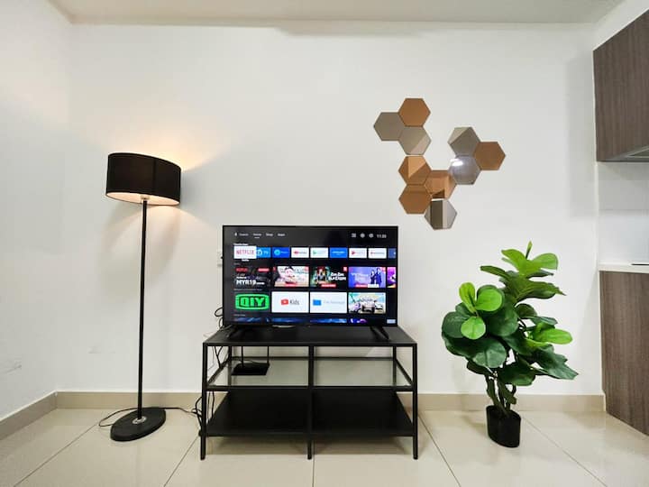 Plus  Suite~ Hyve | Wi-fi | Netflix I Relaxp - Cyberjaya