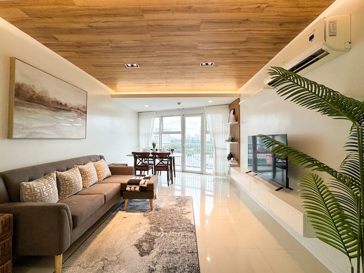 Luxe&modern 2br @ Venice Grand Canal Mall +Parking - Taguig