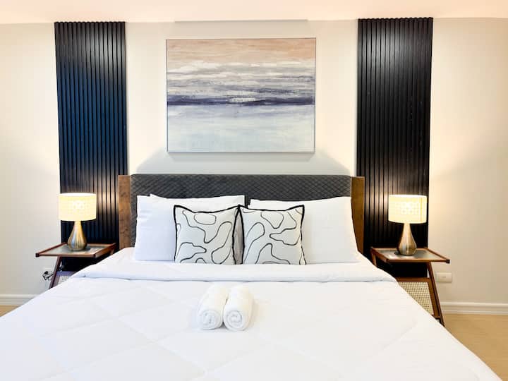 Luxe&modern2br @ Venice Grand Canal Mall +Parking - Taguig