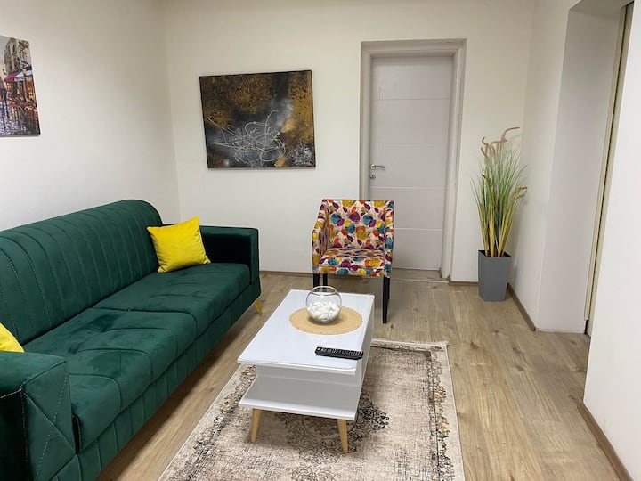 Lijo Apartment In Macedonia Sq - Skopje