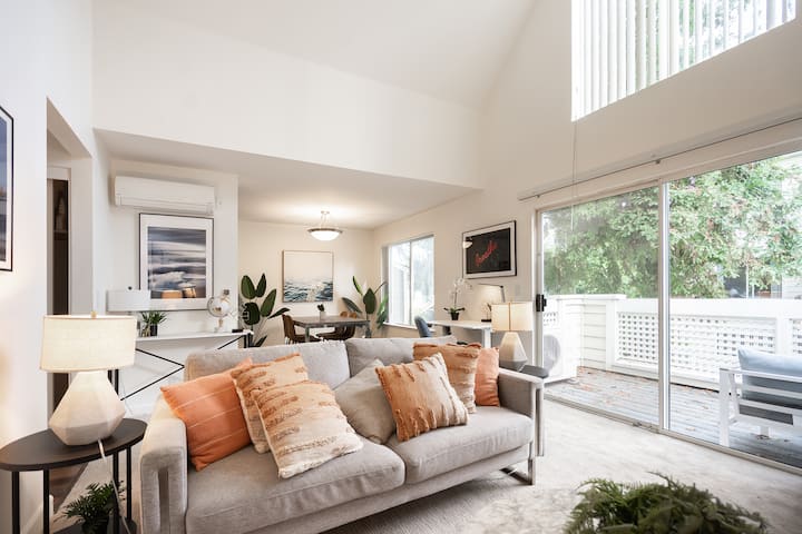 Close To Santa Clara University (T422) - Santa Clara, CA