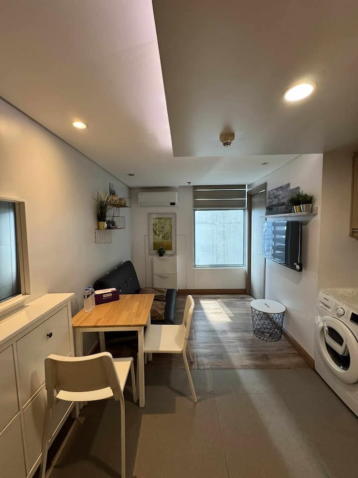 1 Bedroom Newly Renovated Condo Along Makati Ave - Taguig