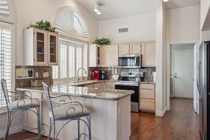 Large 2 Bedroom 2 Bath Westbrook Village Home - Sun City