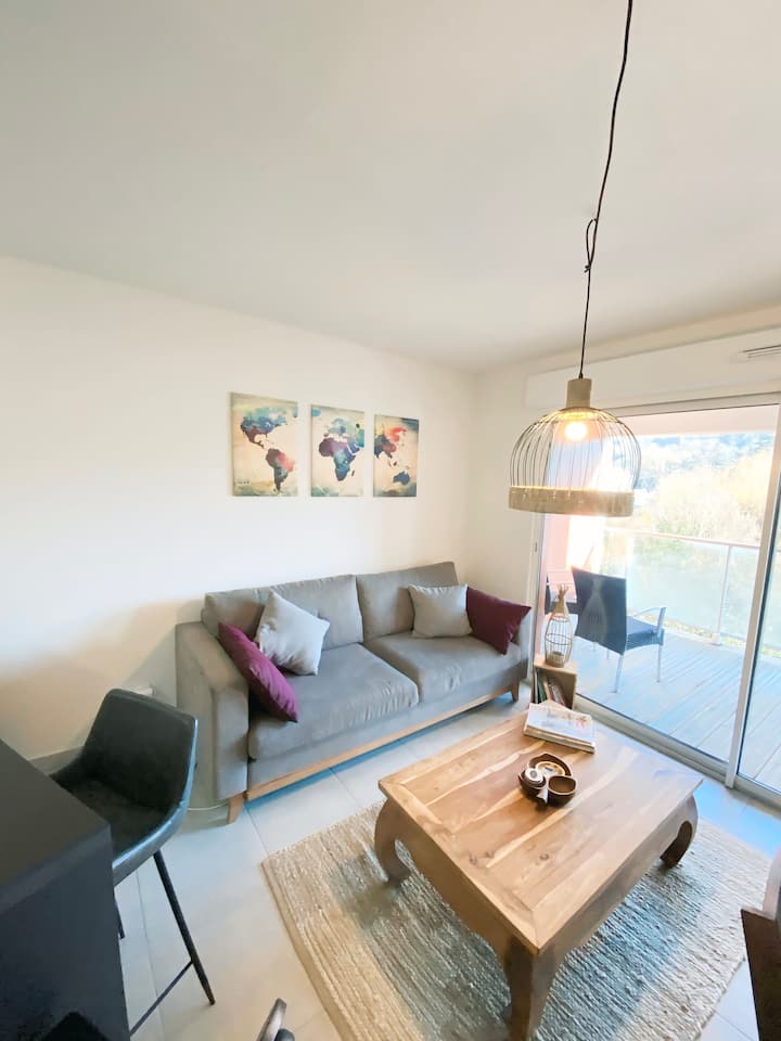 Appartement 4 Personnes - Tram A - Parking - Wifi - Cenon