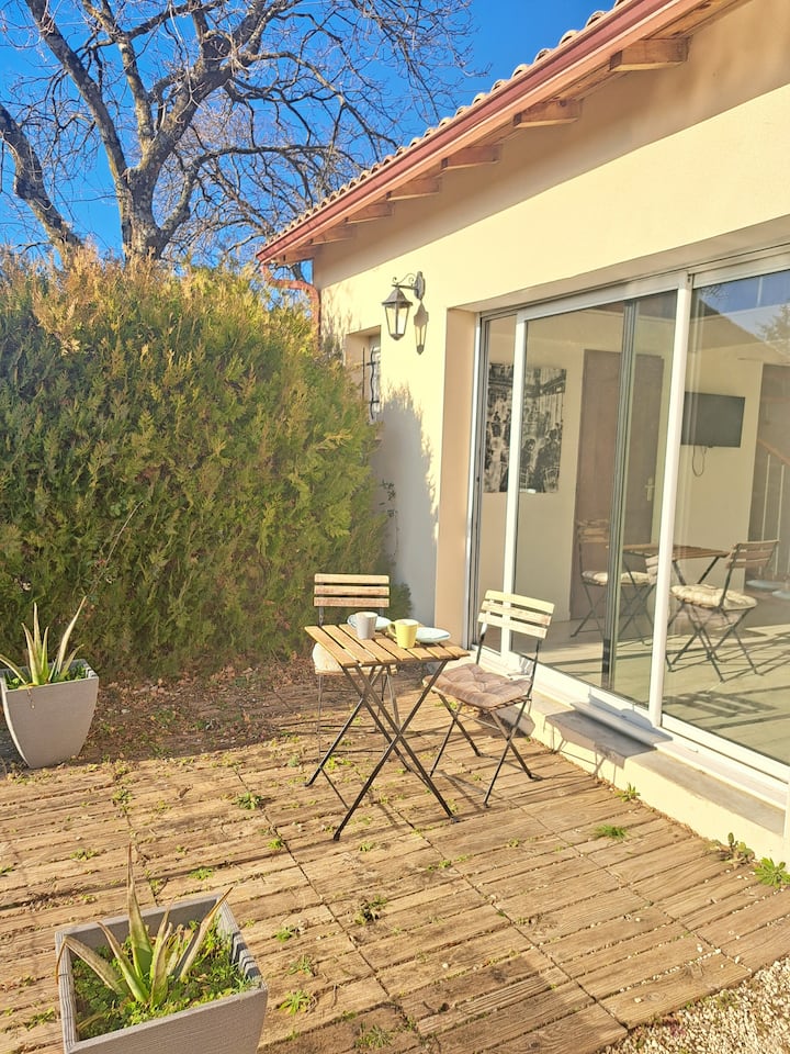 Charmant Studio 35 M² Au Calme. - Pierrelatte