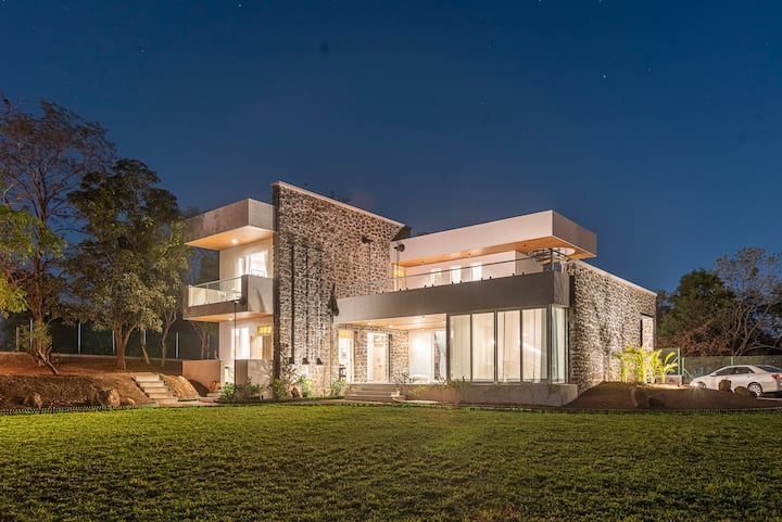 3 Br Villa, Pool, Wifi, Breakfast 18min Frm Karjat - Neral