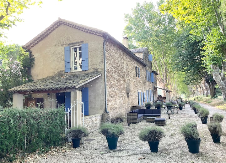 L'autre Monde, Proche Grignan, Gîte Avec Piscine - Valréas