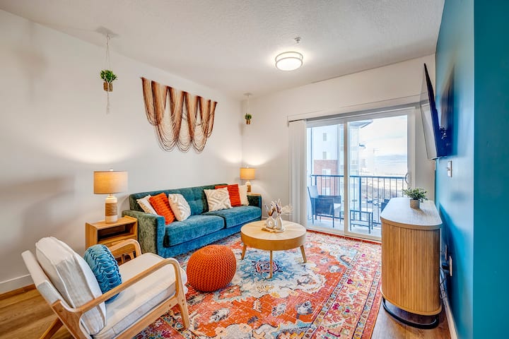 Boho Themed 2bd 2ba W/ Hot Tubs & Lrg Gym - Sandy, UT