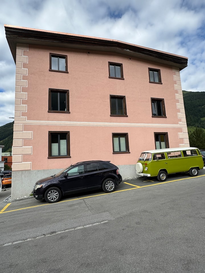 Gemütliche & Grosse Engadin‑wohnung - Mit Kamin - Ardez