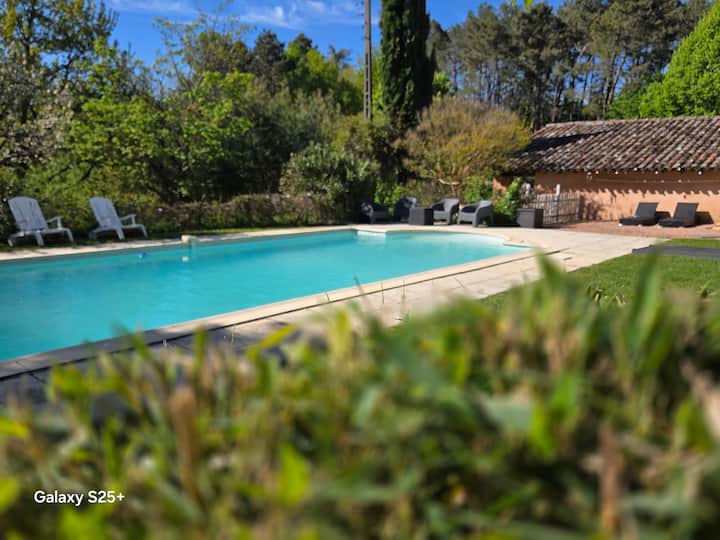 Gîtes 10 Personnes, Piscine Et Jacuzzi, Vignoble - Gaillac