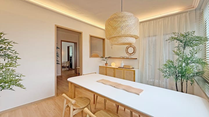 Prime Location & Spacious Comfort With 2 Baths - Seoul