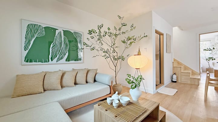 Spacious & Luxury Terrace House Near Hongdae - Seoul