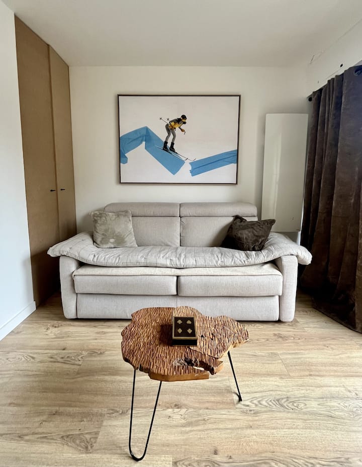 Studio Moderne, Centre Station - Auron