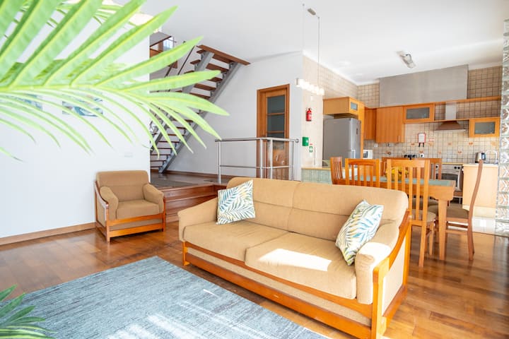 8 Rodrigues Family House - Villa With Patio - Nazaré