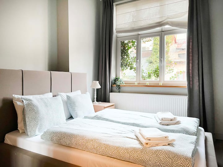 Welcoming Apartment With Bedroom And A/c, Cracow - 크라쿠프