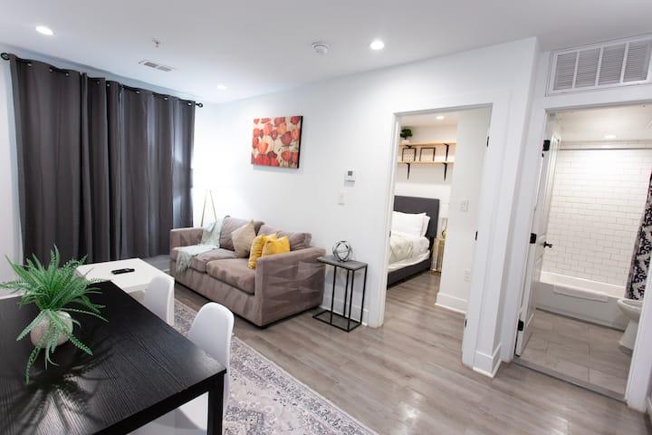 Cozy 1br In Petworth W/ Fast Wi-fi & Walk To Shops - Silver Spring, MD