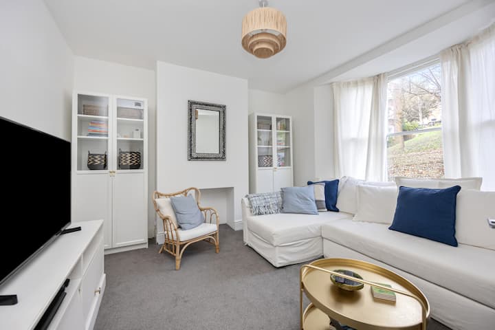 Stunning Victorian Home With Sea View - Brighton