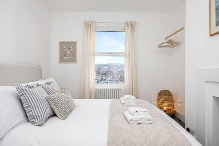 Stunning Victorian House | Pass The Keys - Brighton