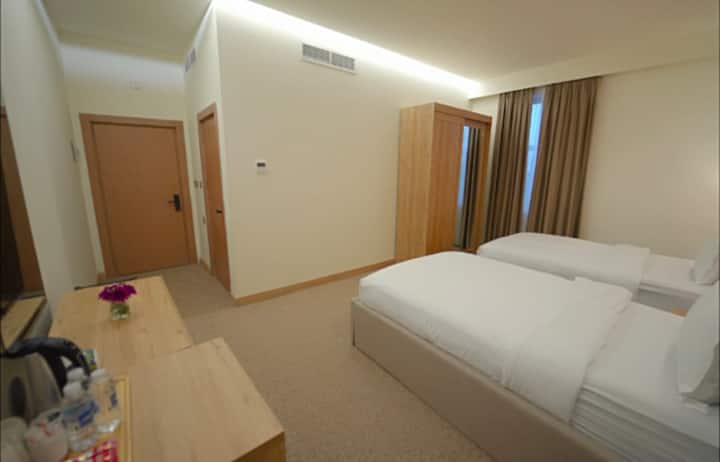 Baz Hotel - Junior Twin Room - Baghdad
