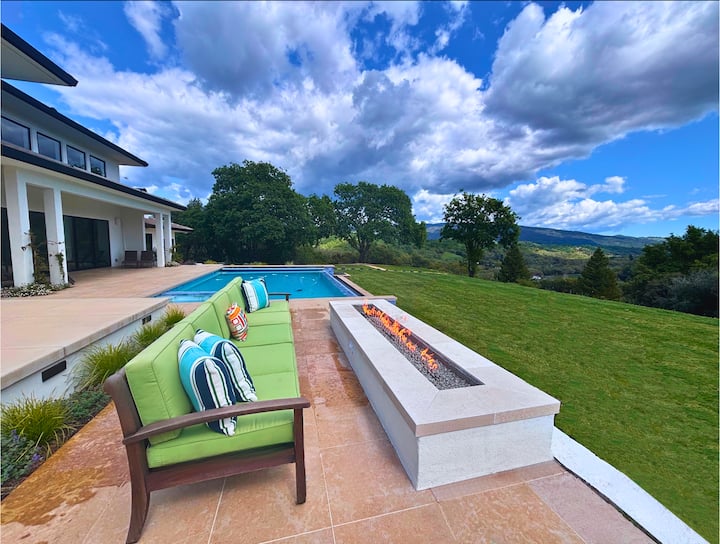 Glen Ellen Oasis With Stunning Views - Glen Ellen, CA