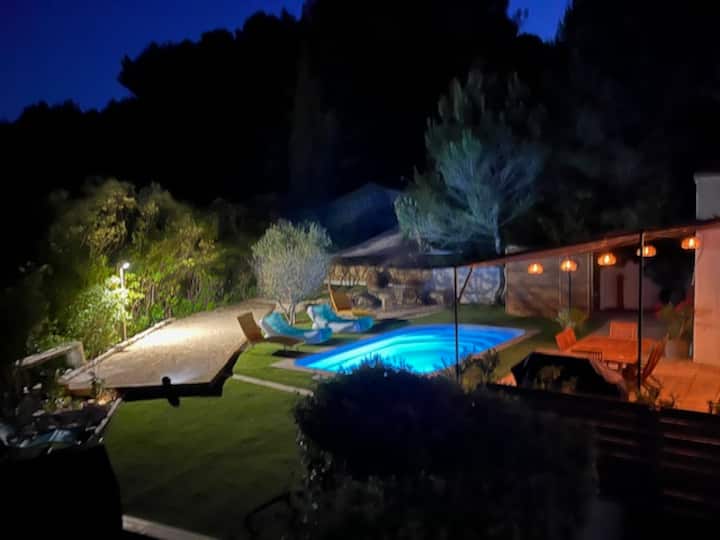 Villa Les Trois Pins Avec Piscine - Venelles