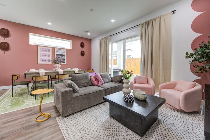 Modern 3br Home|uh & Downtown| Pooltable|games|bbq - Houston, TX