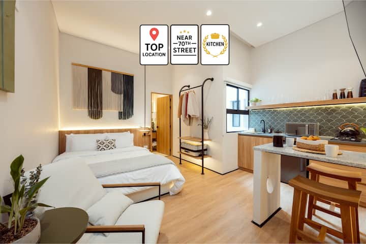 Luxury Boho Apartment - A/c - Kitchen- Fast Wi-fi - Medellín