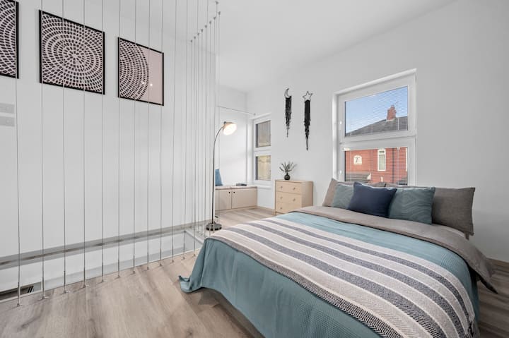 Premium Duplex Apartment - Warrington